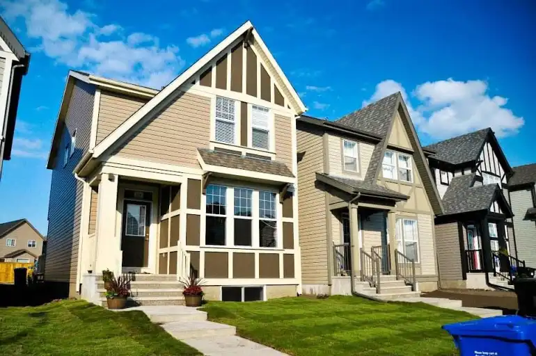 New Brighton Park SE - House in Calgary | RentBoard