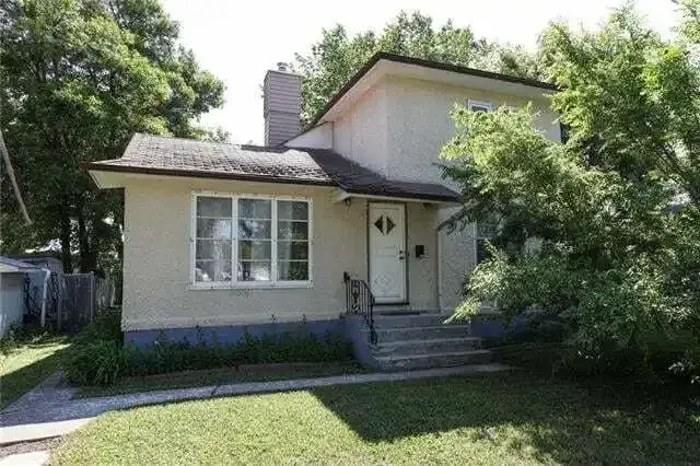 254 Kenaston Boulevard - House in Winnipeg | RentBoard